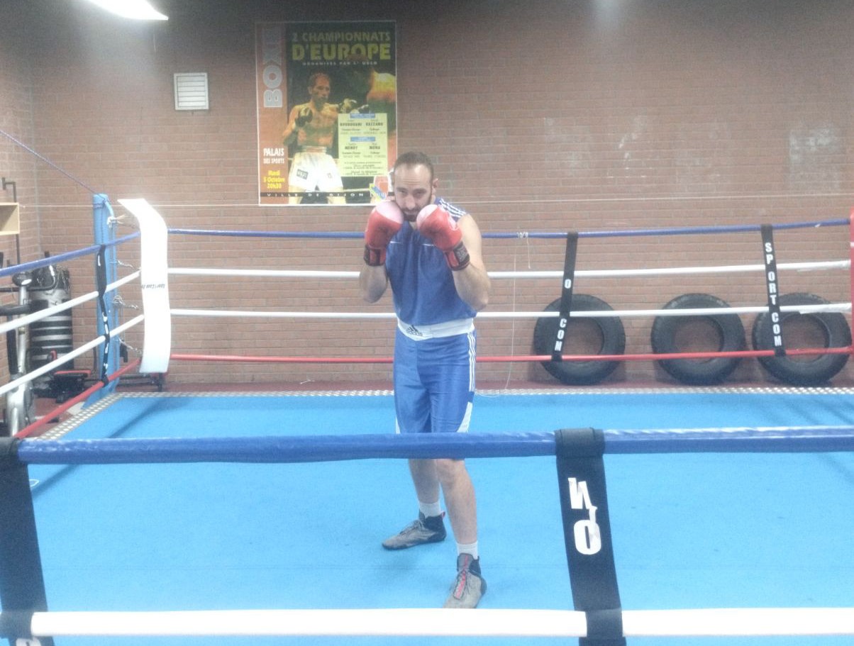 Boxe : James Capelle, champion des Hauts-de-France dans la catégorie ...